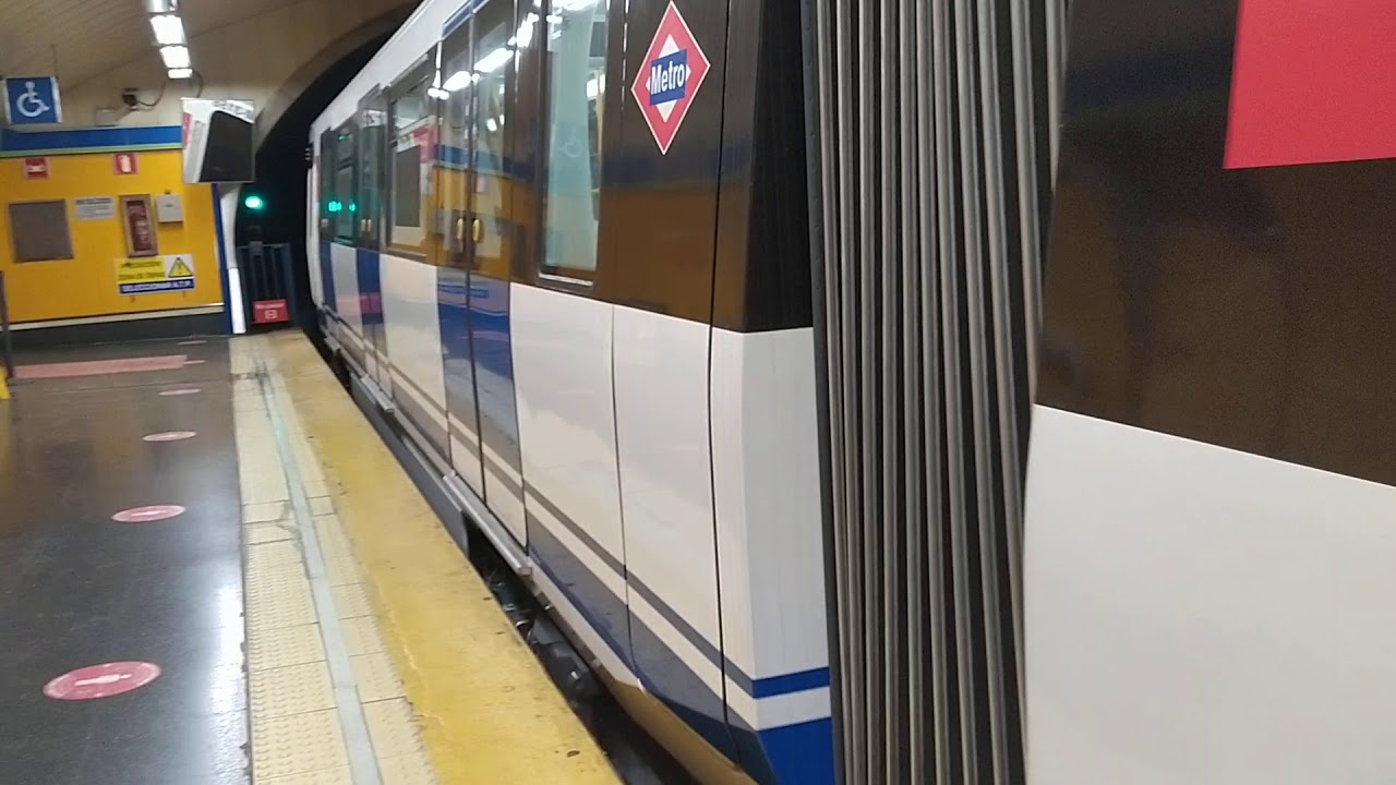 Metro de Madrid línea 5 Callao serie 3000 2000B - YouTube