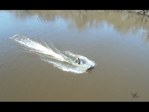 Mokai™ Jet Boat meets STEALTH2O Quadcopter - YouTube