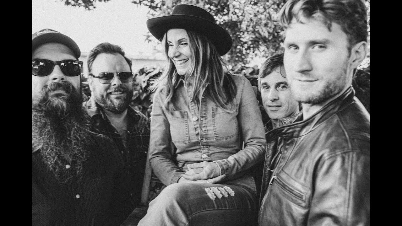 DEB MORRISON LIVE "IT'S OVER" TINY DESK 2020 - YouTube