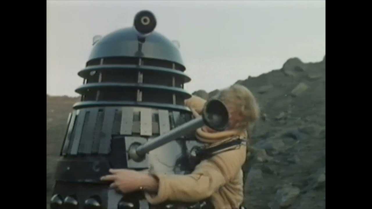 The Doctor Fights a Dalek | Planet of the Daleks | Doctor Who - YouTube