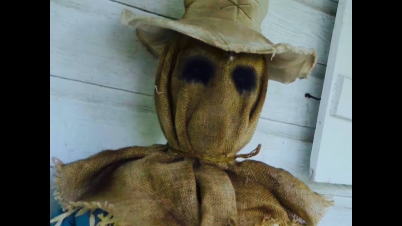Sitting Scarecrow | Spirit Sneak Peeks 2016 - YouTube