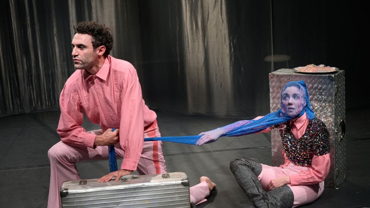 Undine geht // Trailer der Schaubühne - YouTube