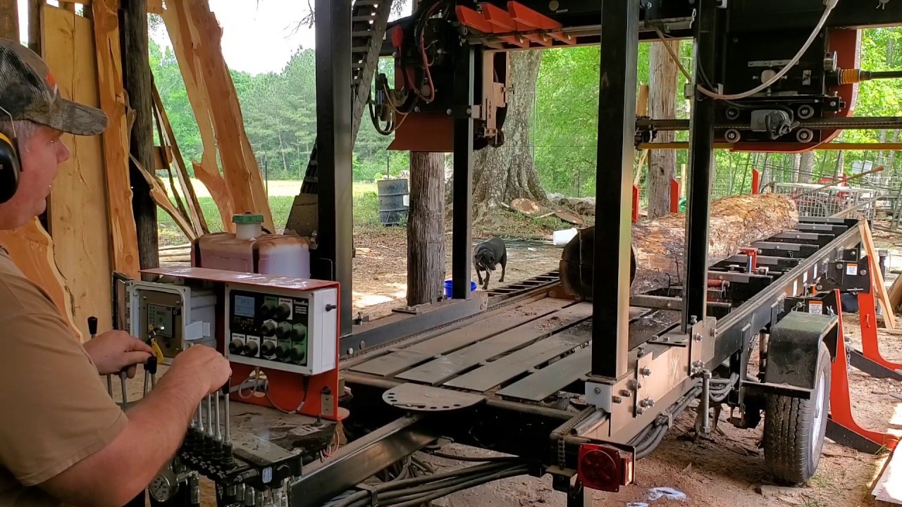 Timberking 2000 controls and sawmill operation, cutting black walnut ...