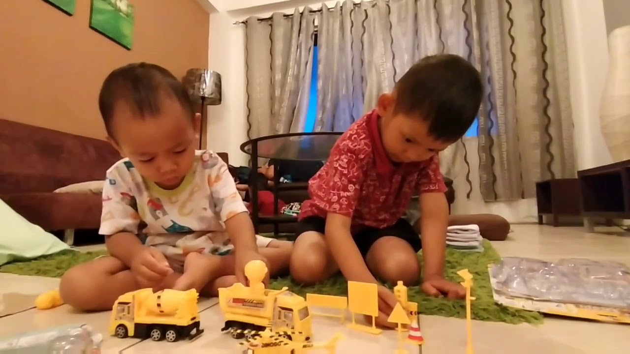 Bermain mobil mobil-mobilan, kota mainan - YouTube