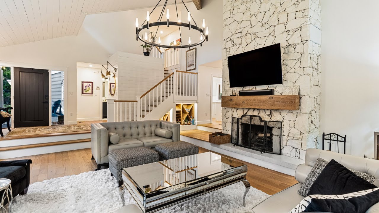 Walking Tour of a Luxury Home With Modern Elegance | Victoria, BC ...
