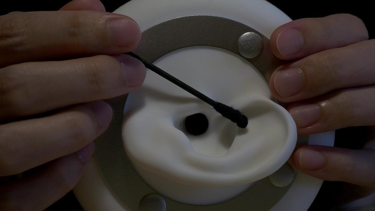 ASMR 速く強め好きの人向け綿棒で耳介を高速耳かき fast ear cleaning - YouTube