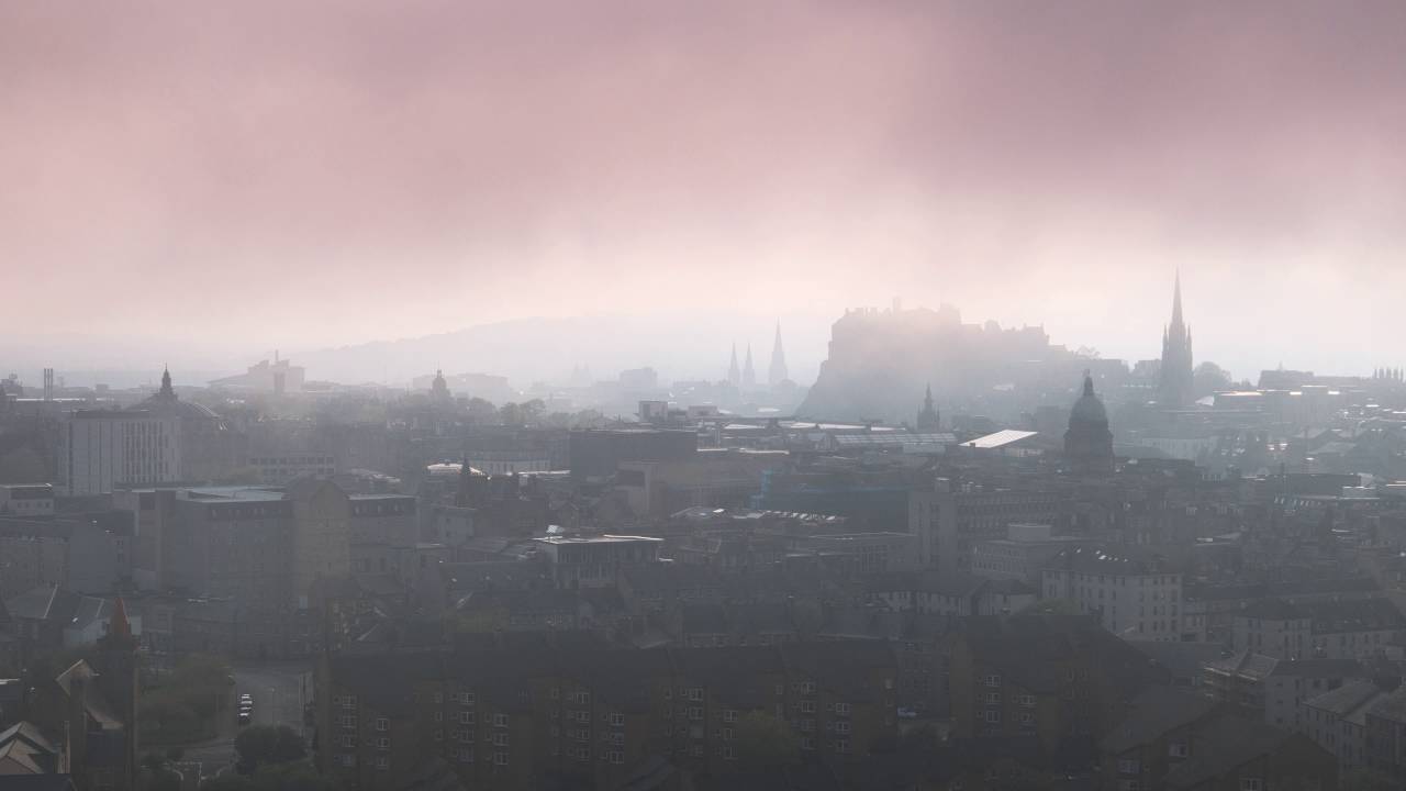 Edinburgh fog timelapse - YouTube