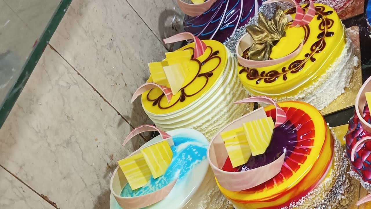 ramji cake master is live! flavour wala cake New year cake decoration ...
