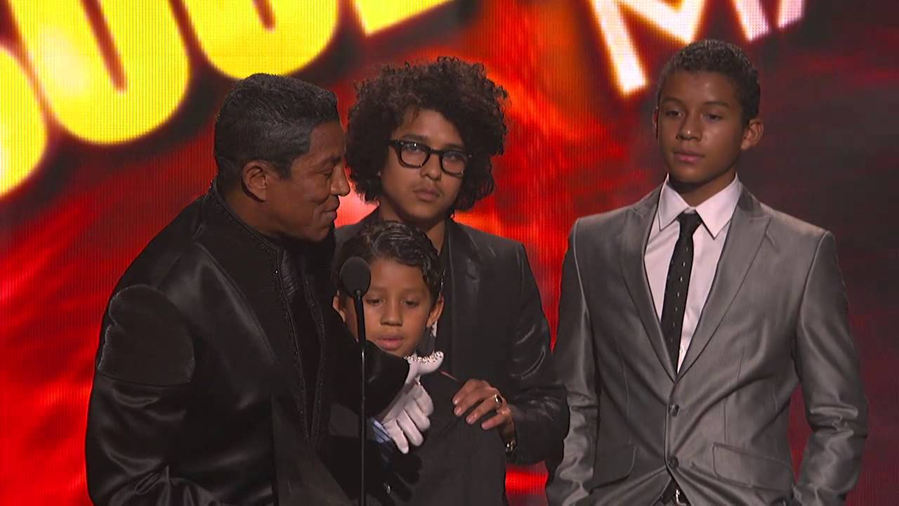 Michael Jackson Wins Soul/R&B Male - AMA 2009 - YouTube