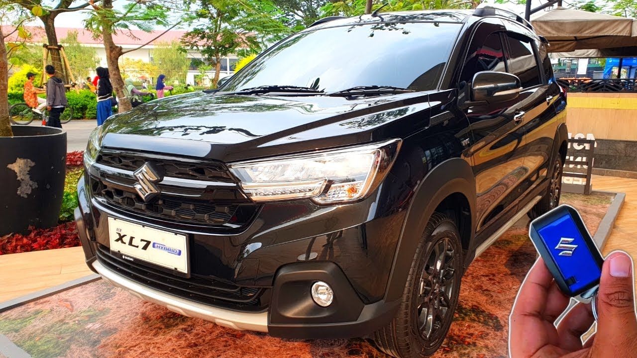 2023 Suzuki XL7 Hybrid Alpha 1.5 AT Facelift (Cool Black) - Walkaround ...