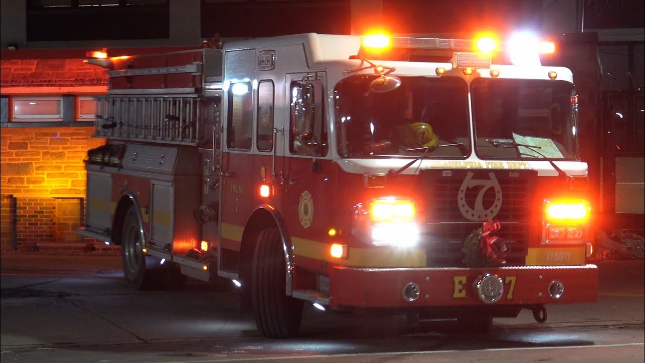 Philadelphia Fire Department Engine 7 Responding - YouTube