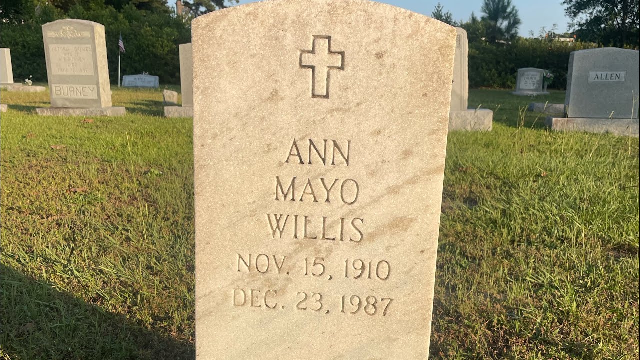 Headstone cleaning: Ann M. Willis: 1910-1987 - YouTube