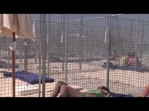 Gregor Schneider, Bondi Beach – 21 Beach Cells 2007