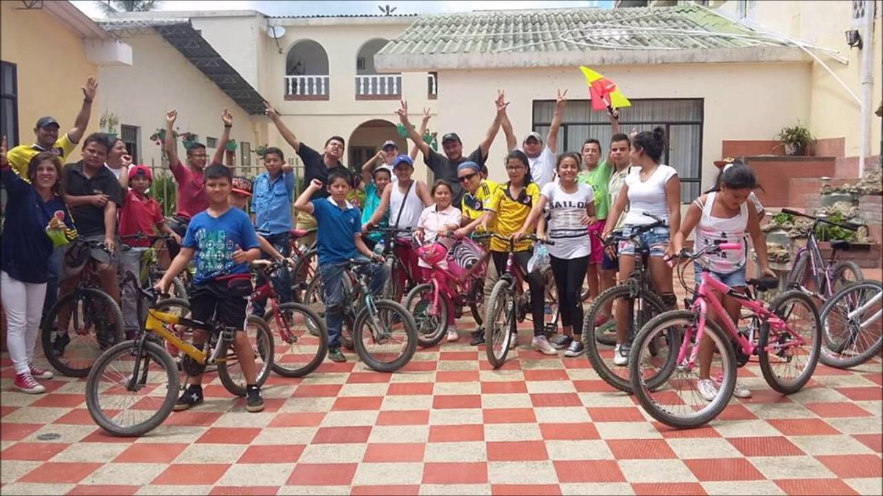 Himno de Viani - YouTube