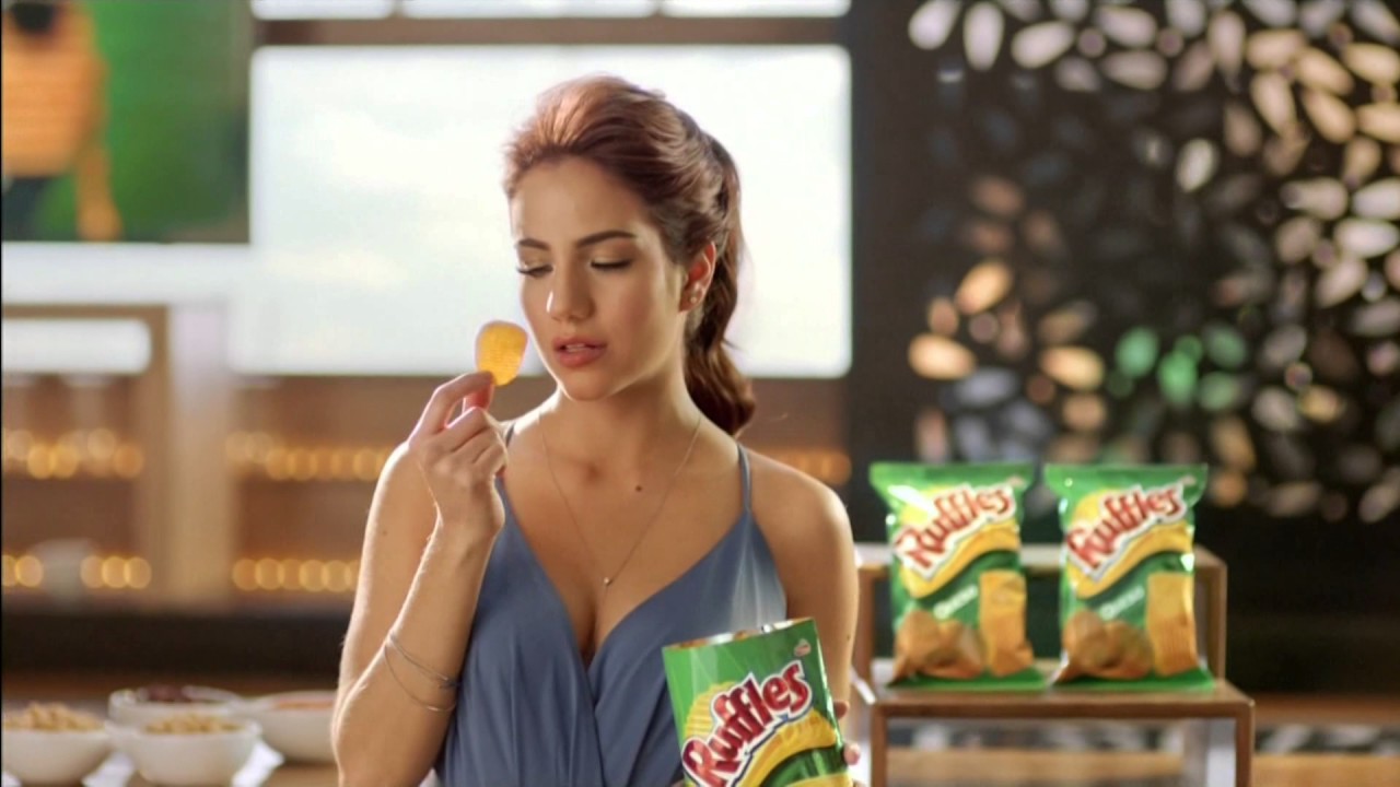 Comercial Ruffles Ela Velden - YouTube