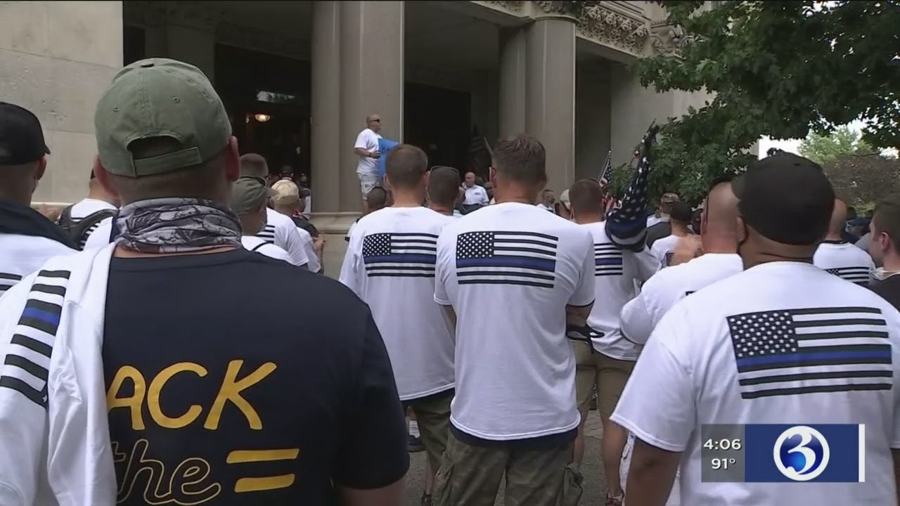 VIDEO: 'Back the blue' rally opposes police qualified immunity ...