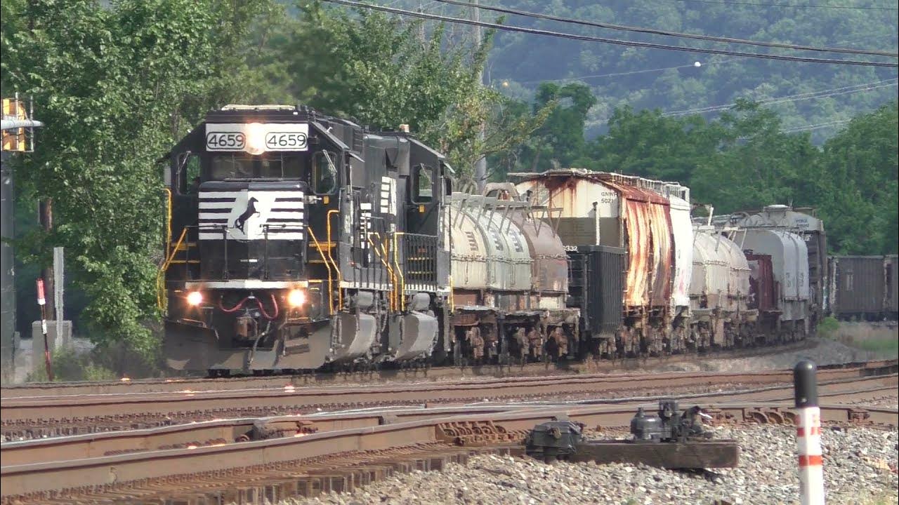 OLS GP59E Leads NS C28 at Leetsdale, PA - YouTube