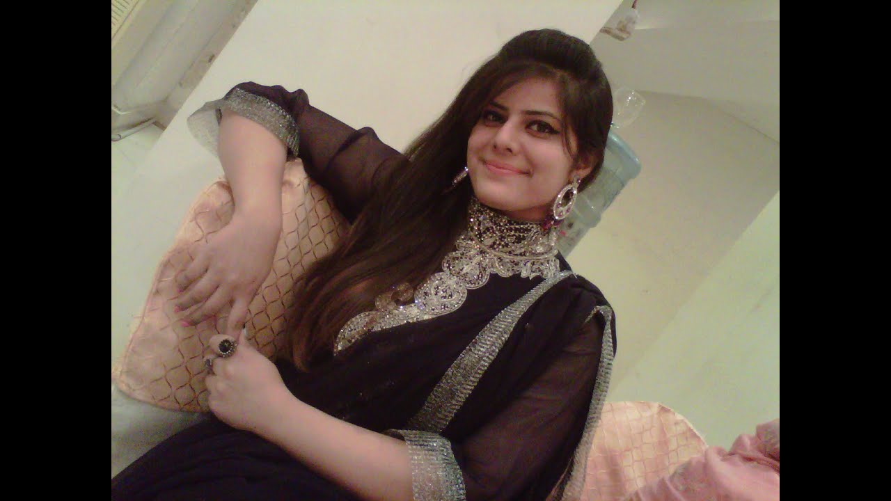 PASHTO POETRY| LALLAIN VLOGS| PUNJAB COLLEGE GIRLS 🤣 - YouTube