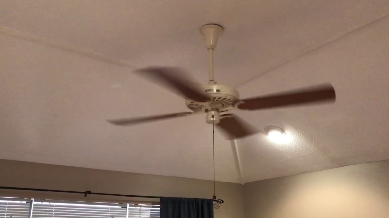 Early-Mid '70s Hunter Original 22206 w/ Adaptair Startup - YouTube