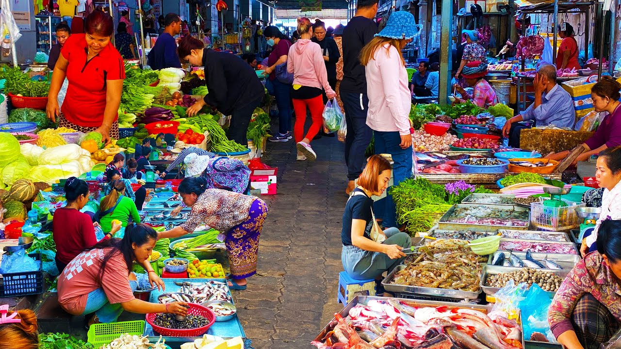 Food Rural TV, Routine Food & People Activities at Boeung Trabek Market ...