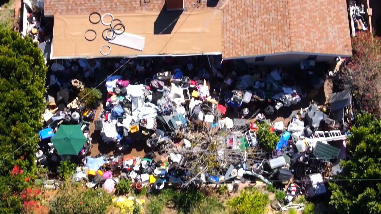Junk-Filled California Yard Is a Candidate for ‘Hoarders’ - YouTube