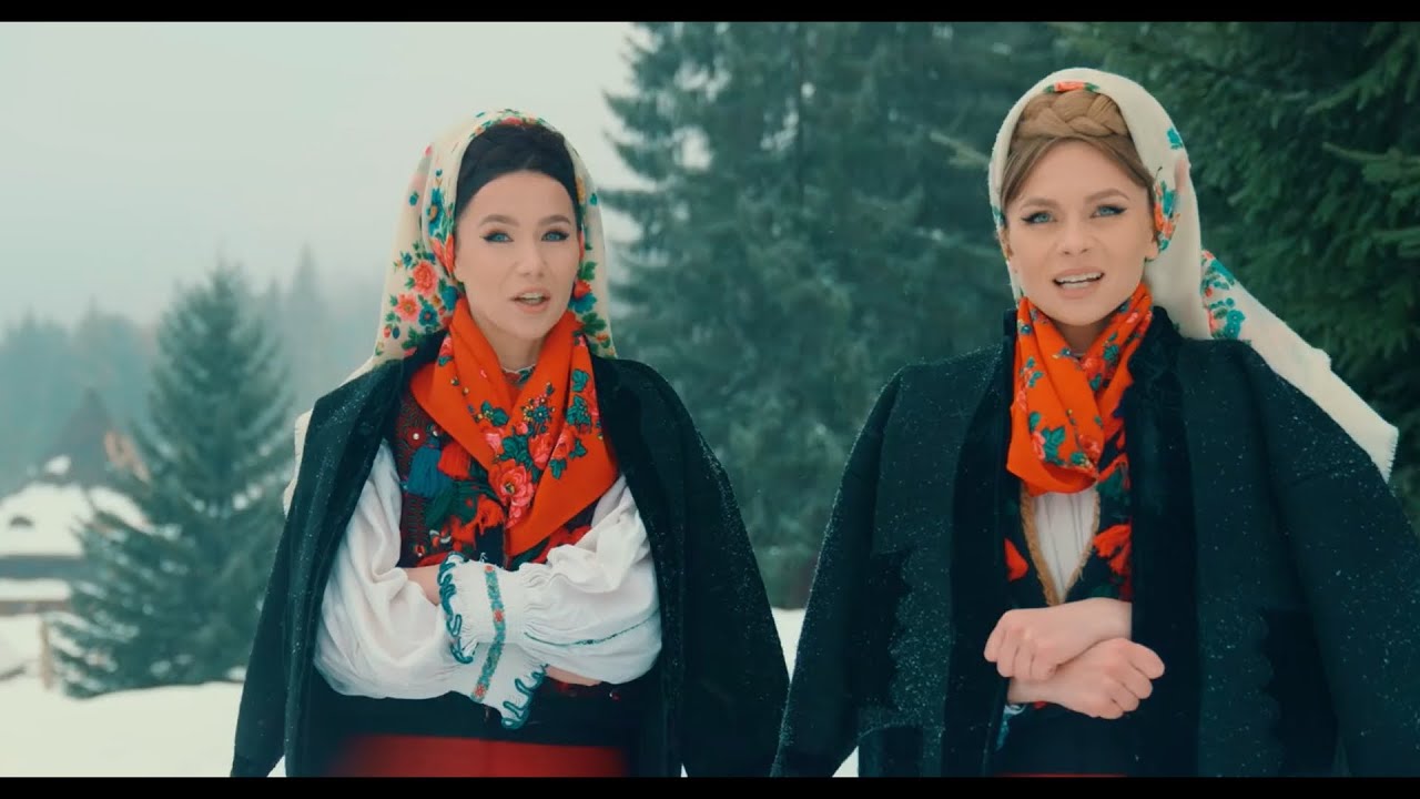 Suzana si Daciana Vlad - Colinde din Maramures 2022 - YouTube