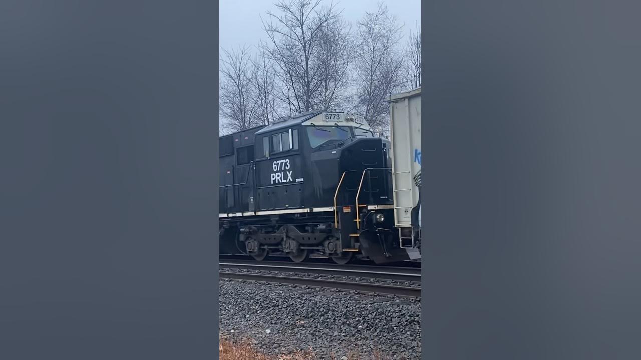 CSX M427 at Worcester with PRLX 6773 trailing fourth - YouTube