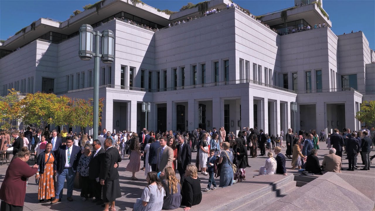 LDS General Conference crowds [4K] - YouTube