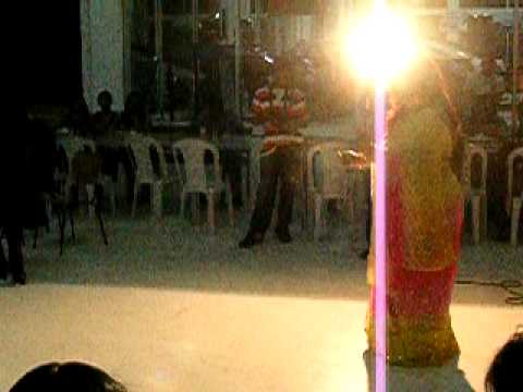 Hip-gyrating Bollywood Dancing in Fiji - YouTube