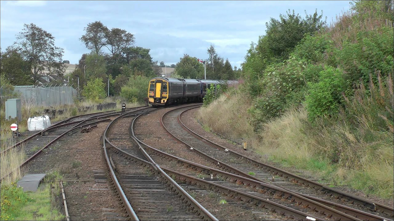 RARE Fife Unit Crossovers at Cupar & Leuchars Sept 2011 - YouTube