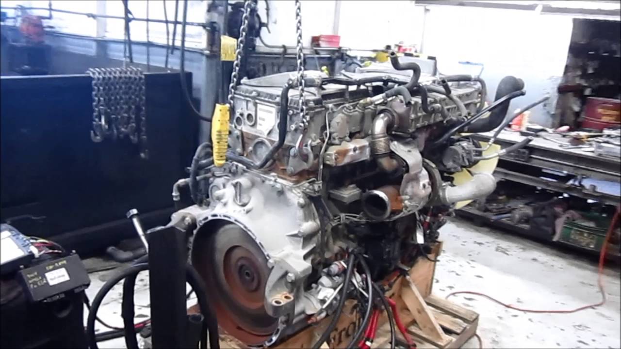 2015 Detroit Diesel DD13 Running - YouTube