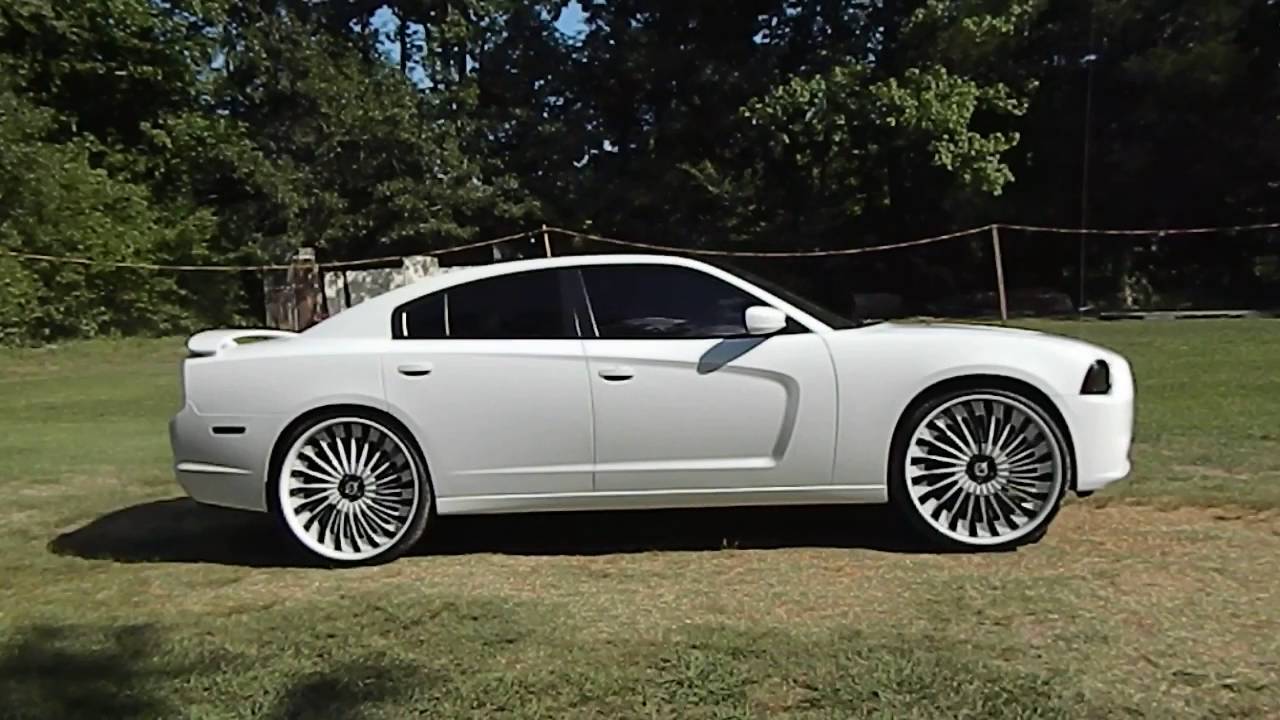 White on White Dodge Charger and Chrysler 300 at North Ms Whips Car ...