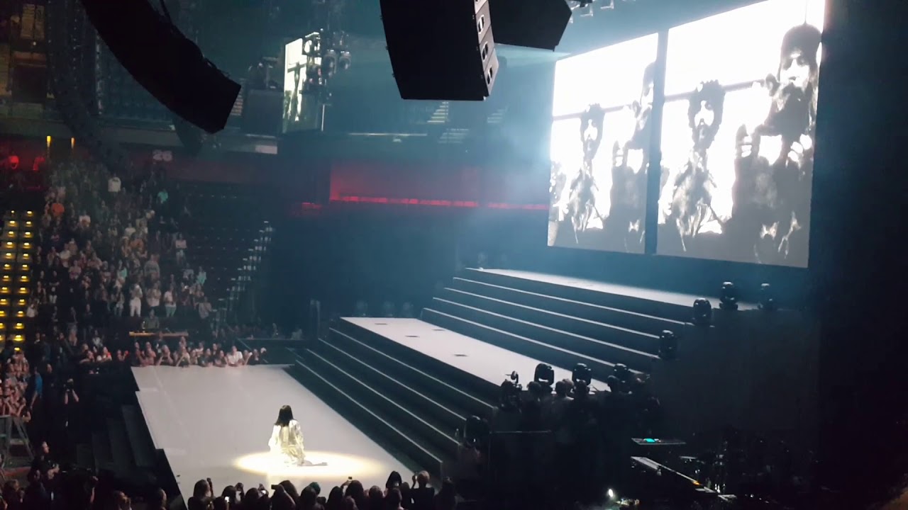 Halsey - HFK TOUR Birthday tribute - YouTube