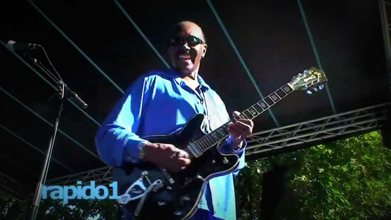 Travis Haddix I've got a secret Cognac blues passions 2010 - YouTube