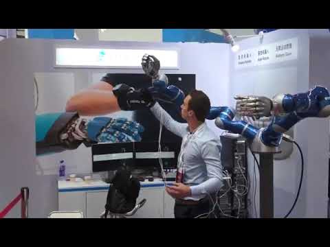 DLR/HIT Hand II Teleoperation Demo - YouTube