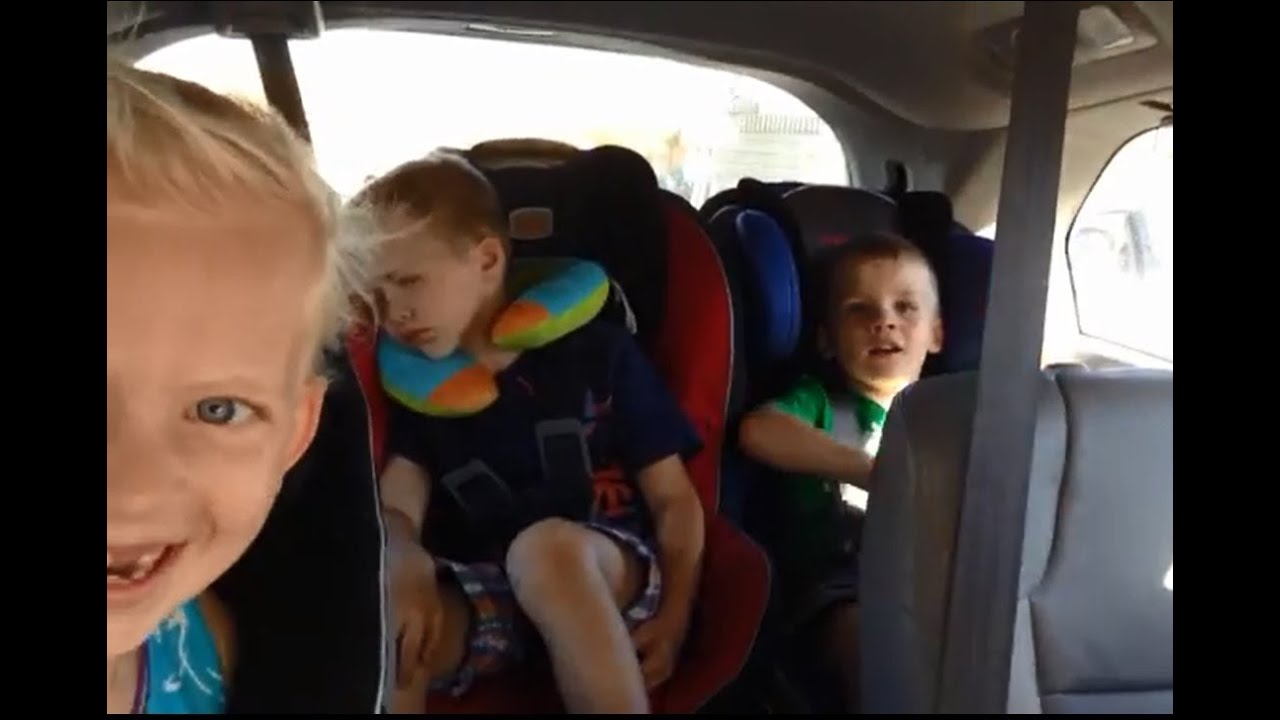 Twins Sing Favorite Animated Song - Family Fun Pack - YouTube