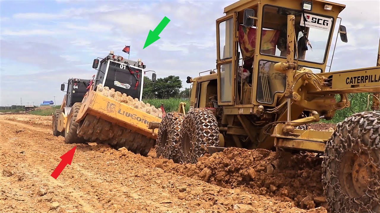 Skills operator road construction machinery,Vibratory roller, Soil ...