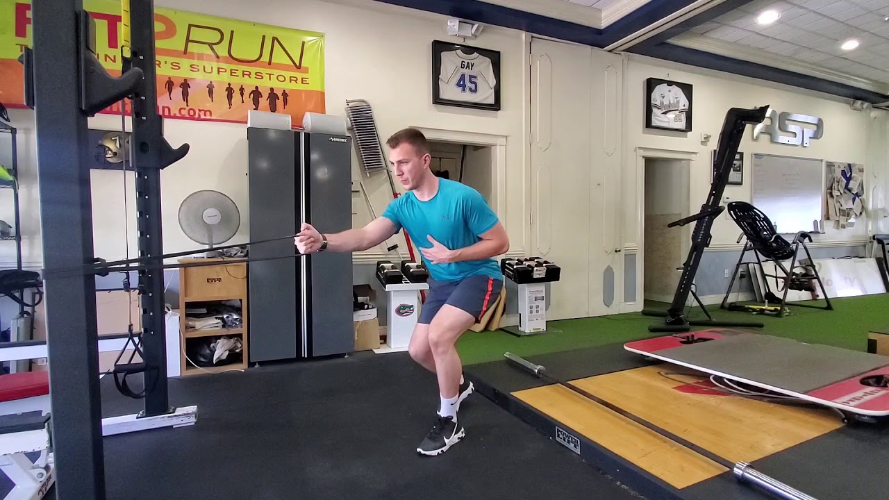 Squat to Row - Staggered Stance - YouTube
