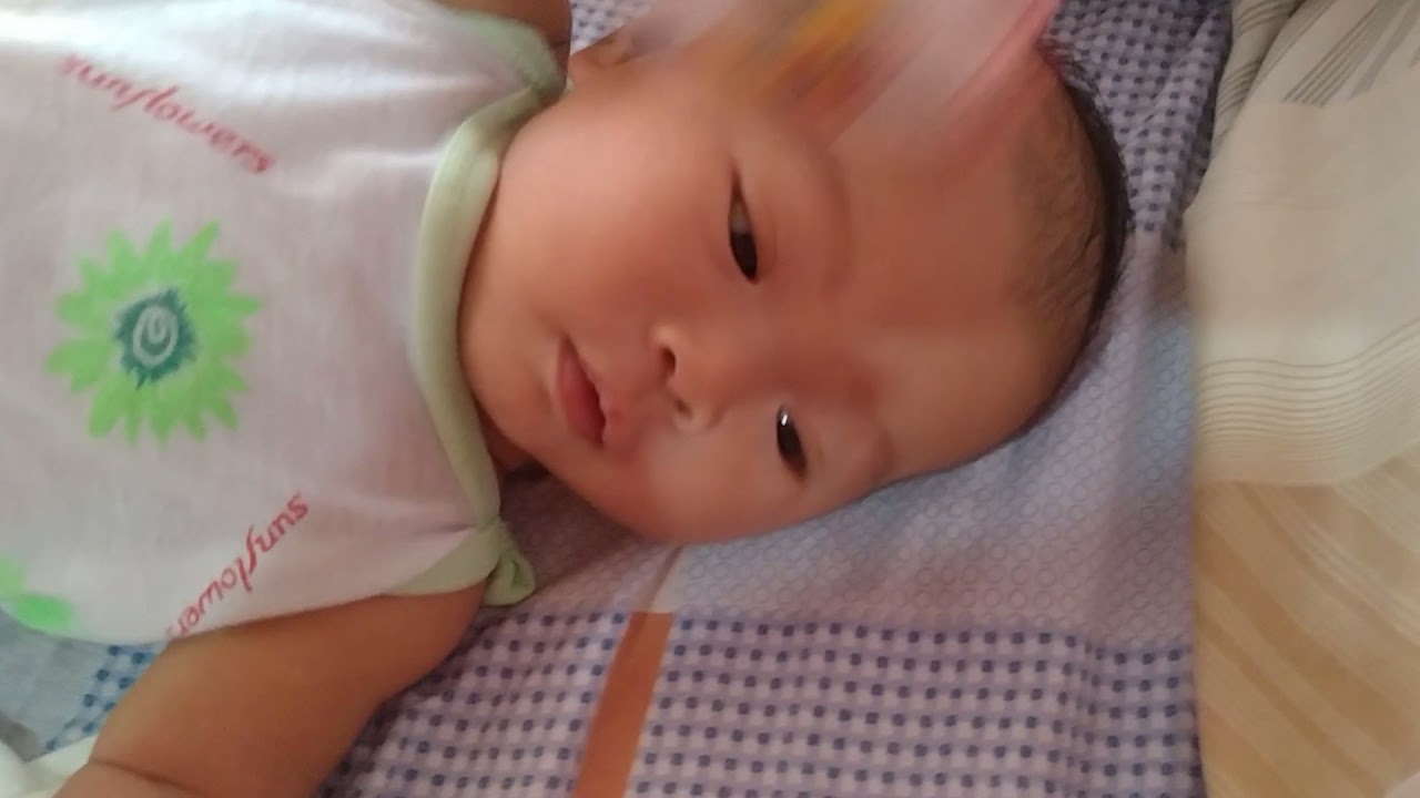 Baby Ada Playing with Mama - YouTube