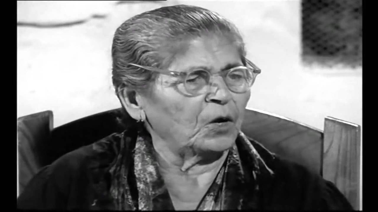 Fernanda Peña. (Cantiñas de El Pinini) Gtr. Pedro Bacán - YouTube