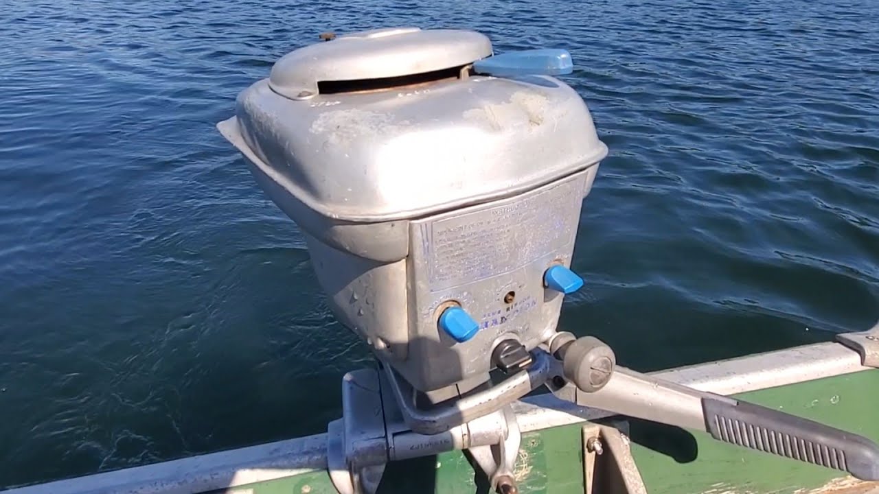 1946/47 Champion Blue Ribbon 2J 4.2hp Outboard Motor Lake Test - YouTube