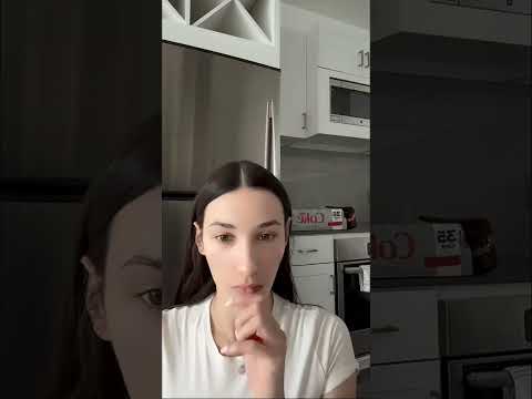 Branquinha magrinha e toda perfeitinha de shortinho curto em casa - Part 4/9 🔥🔥🔥🔥