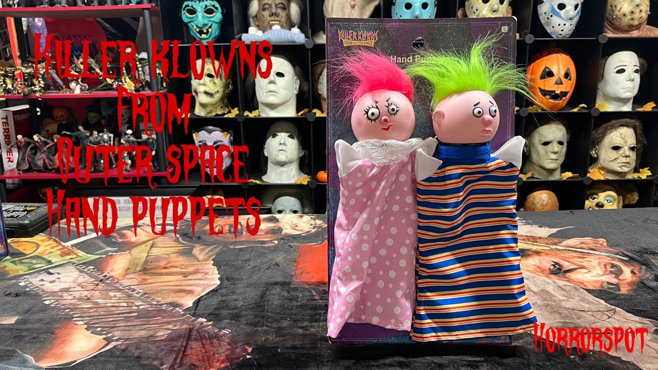 Killer klowns from outer space hand puppets - YouTube