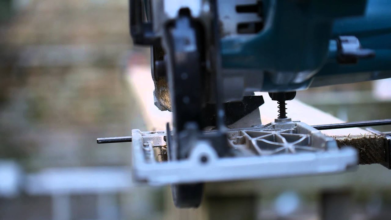 Ripping timber with Makita 610 Circular Saw - YouTube