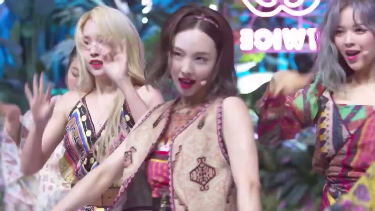 TWICE "MORE & MORE" DANCE MIRROR - YouTube