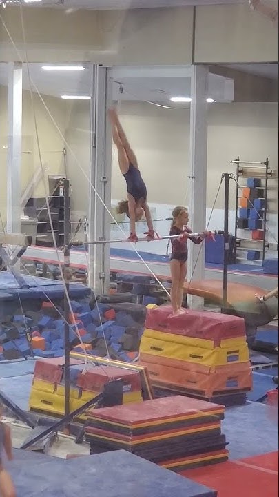 Awesome 7 Year Old Gymnast Doing Giants On The Bar Youtube
