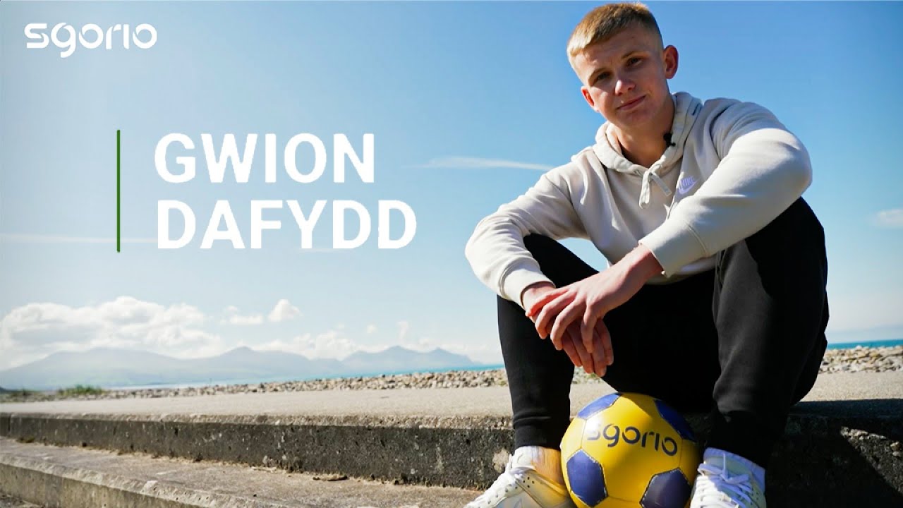 Gwion Dafydd | Bywyd gyda'r Seintiau | The New Saints 🟢⚪️ - YouTube