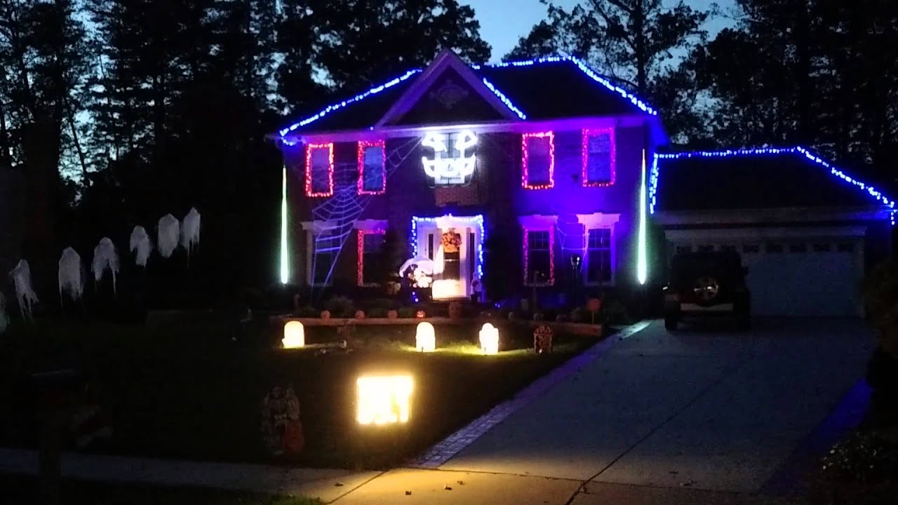 Halloween Light-O-Rama Display "The Adams Family" - YouTube