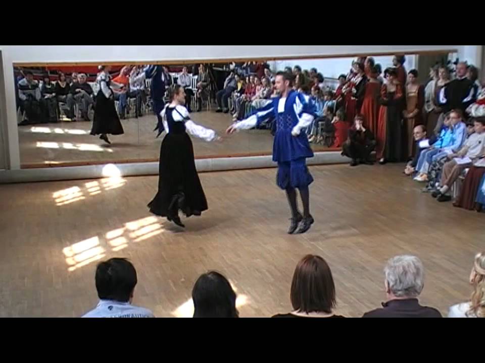 Renesanční tance párové_Párisová a Kubic - YouTube