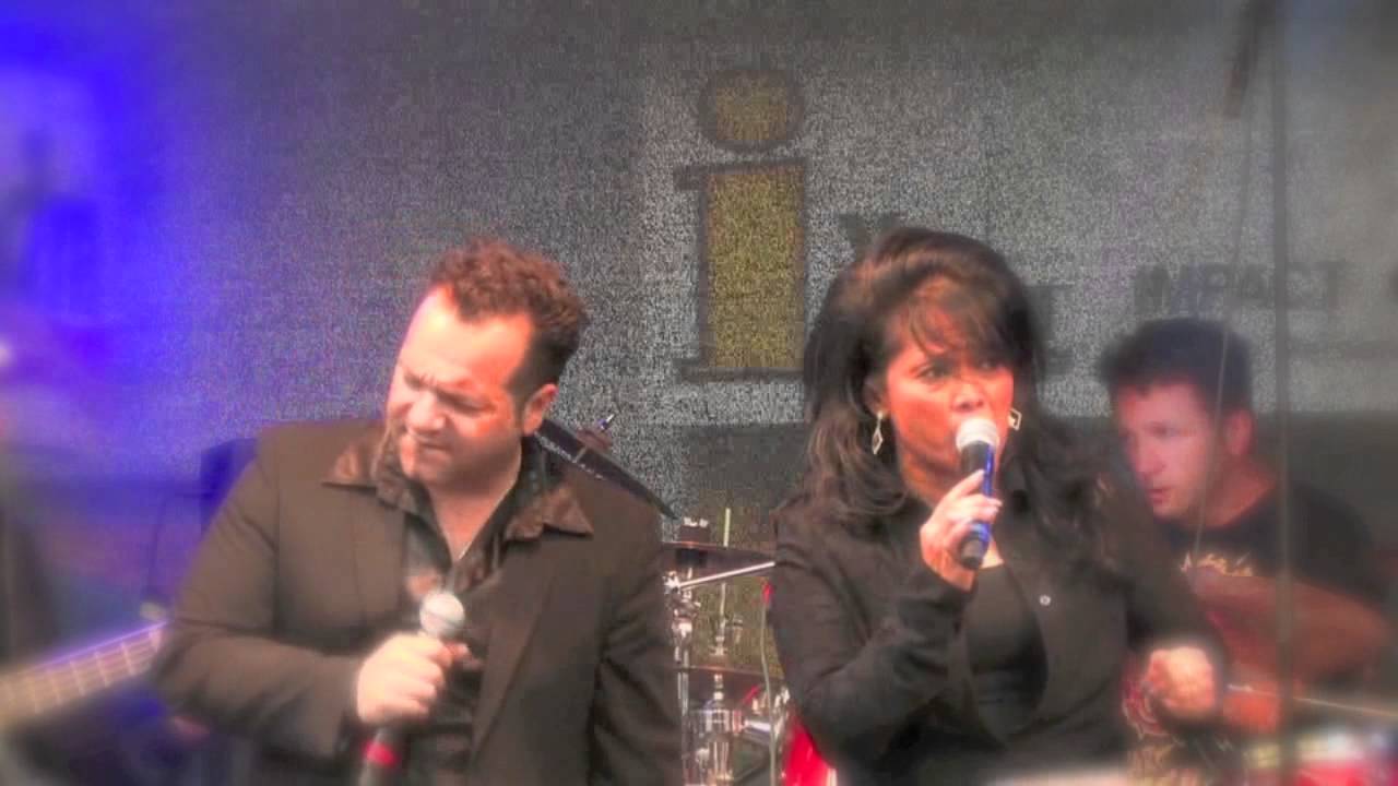 Duett Cose della vita mit Tess &Typical Tess Band - YouTube